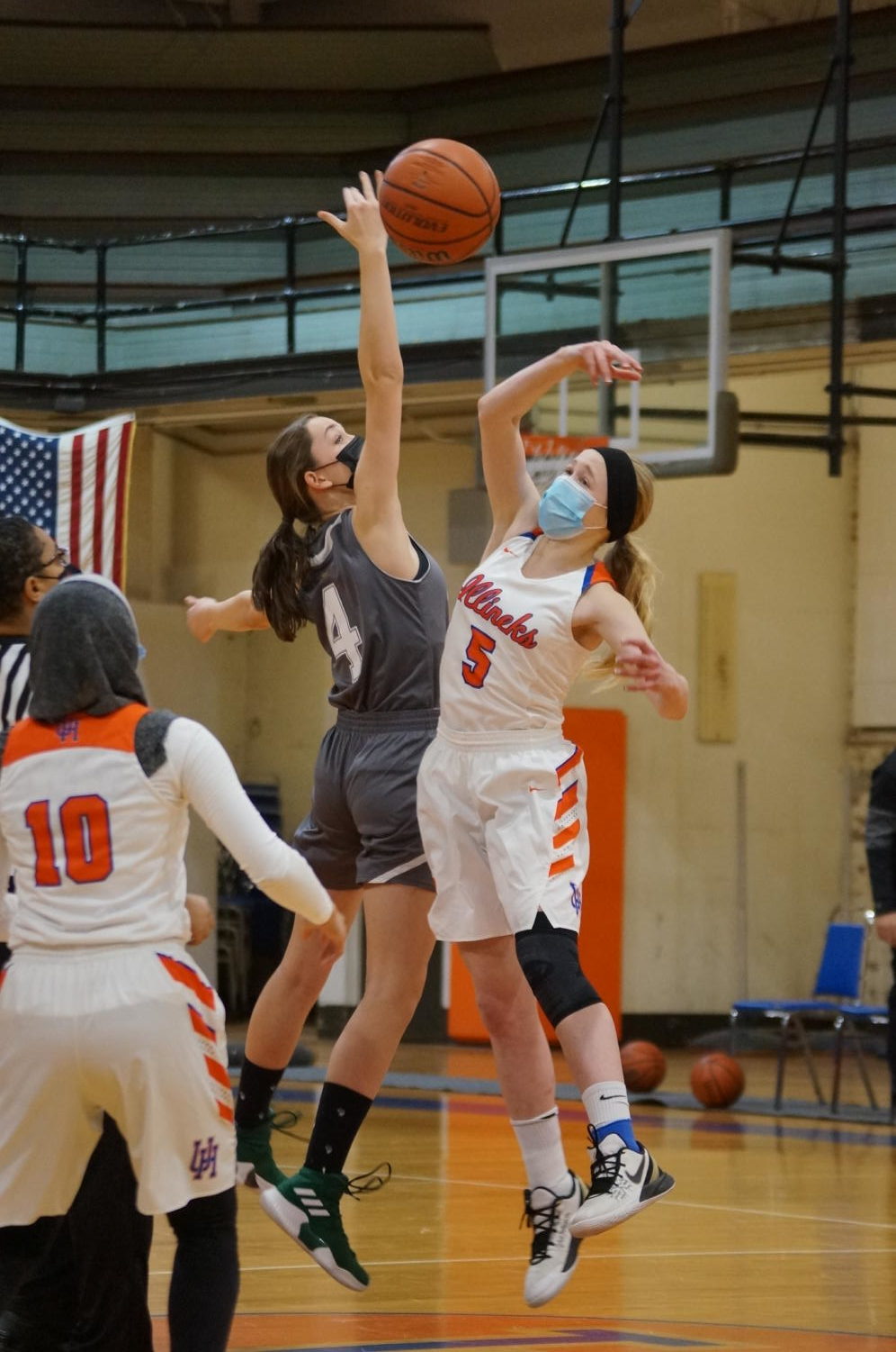 A quick look at Uni High Girls Basketball – The Gargoyle